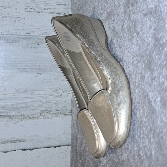 Bandolino | Shoes | 42 Bandolino B Flexible Loome Shoes | Poshmark